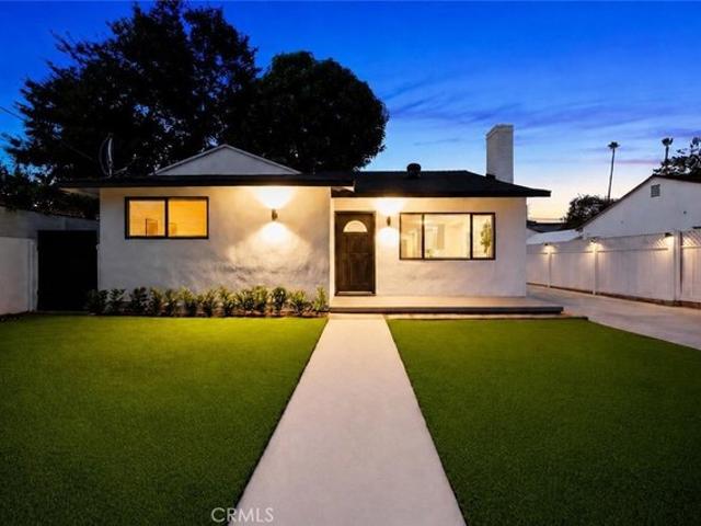 15445 W Archwood St, Van Nuys, CA 91406