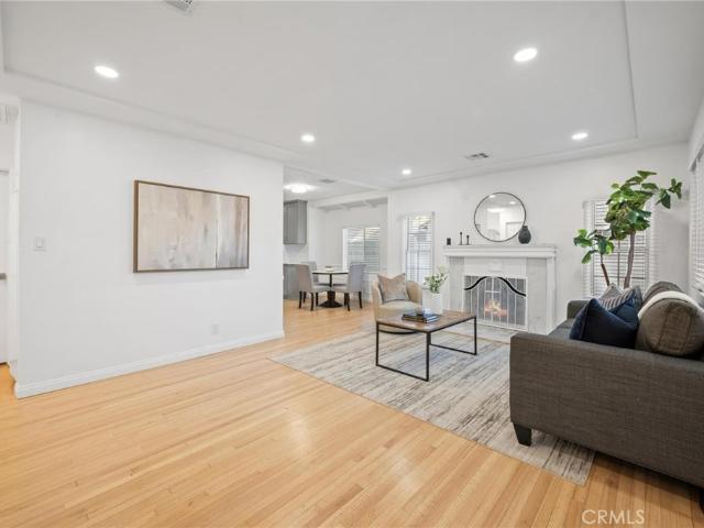 15445 Archwood Street