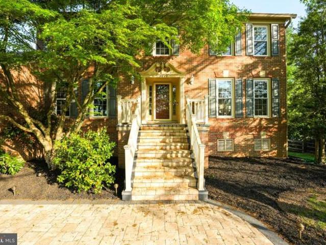 15445 Martins Hundred Dr, Centreville, VA 20120