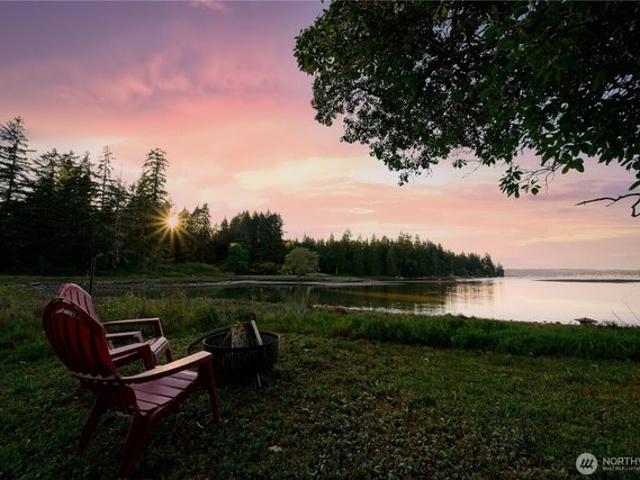 15449 Virginia Point Rd NE, Poulsbo, WA 98370