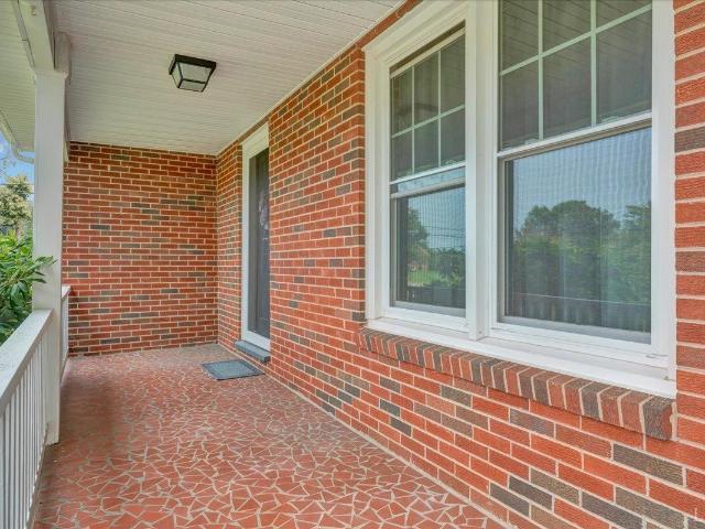 1544 Newton Circle