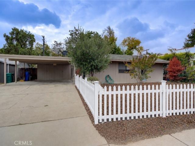 1544 Oak