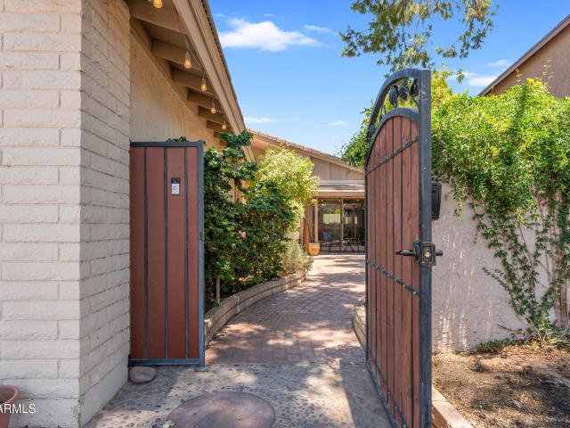 1544 E Driftwood Drive
