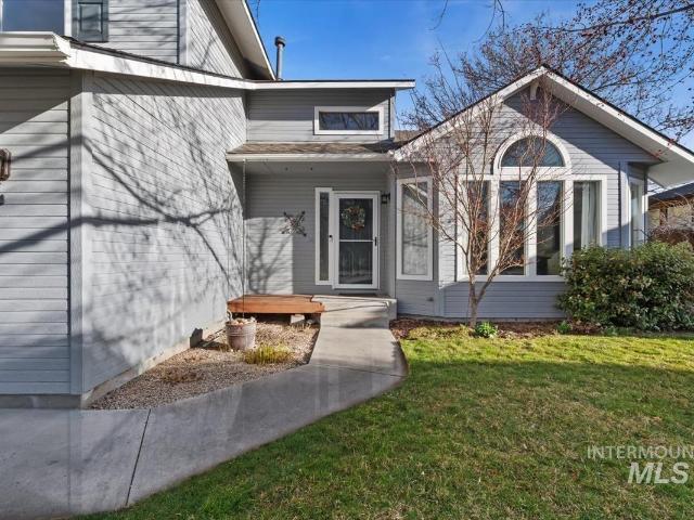 1544 E Falcon Rim Ct, Eagle, ID 83616 | MLS #98977 | Compass