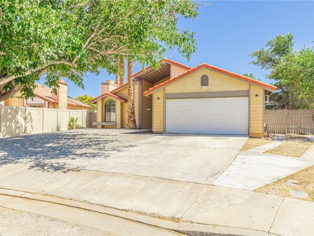 1544 E Norberry