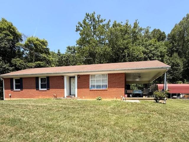 1544 Tulagi Rd, Vinton, VA 24179