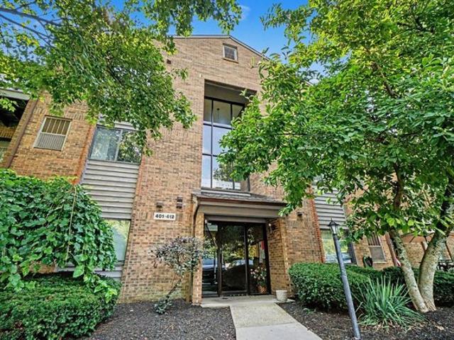 1544 W Galbraith Rd Apt 412, North College Hill, OH 45231
