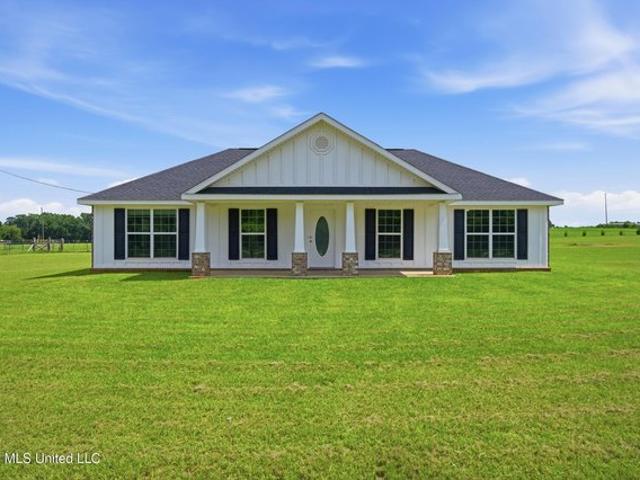 15450 Constitution Rd, Moss Point, MS 39562