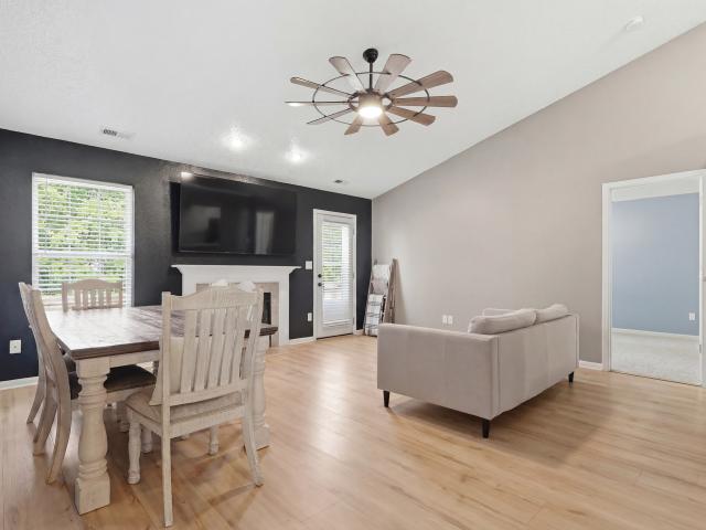15459 Outside Trail