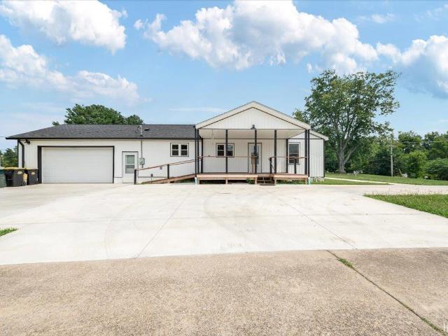 1545 E Moffett Lane