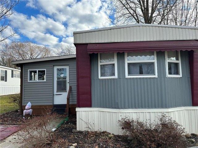 1545 Edgewood Dr, Erie, PA 16509