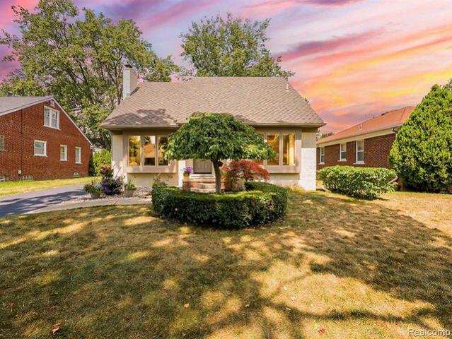 1545 Penistone St, Birmingham, MI 48009