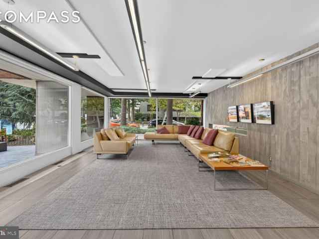 1545 18th St NW 303, Washington, DC