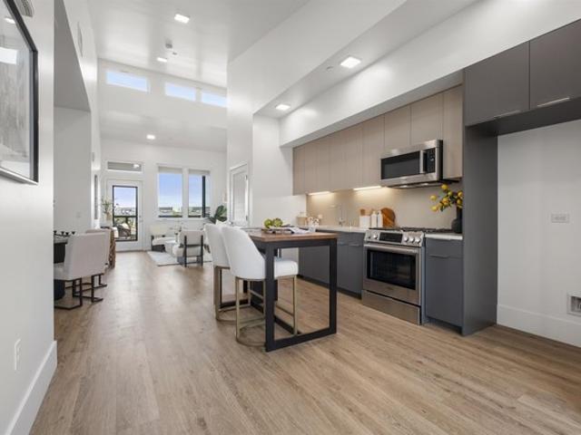 1545 32nd St Apt 214, Oakland, CA 94608