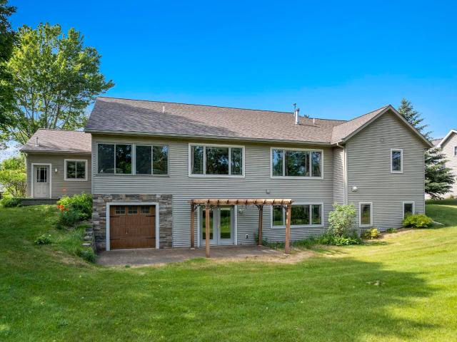 1546 Nightingale Lane