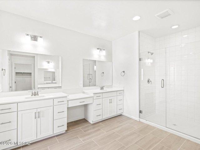 1546 E Cattle Graze Loop, Sahuarita, AZ 85629