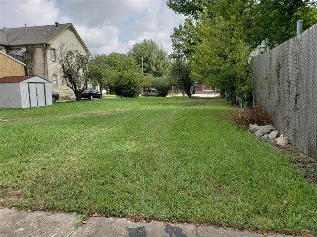 1546 Lombardy St, Houston, TX 77023