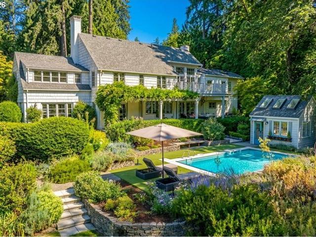 1546 S Military Rd, Portland, OR 97219