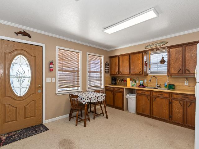 1546 Upton Lane