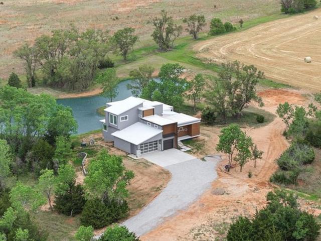 1546 W 10th Ave, Argonia, KS 67004