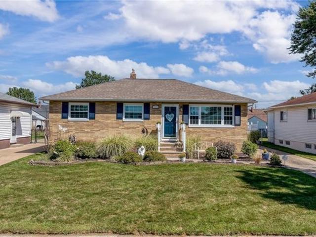 15474 Holland Rd, Brook Park, OH 44142