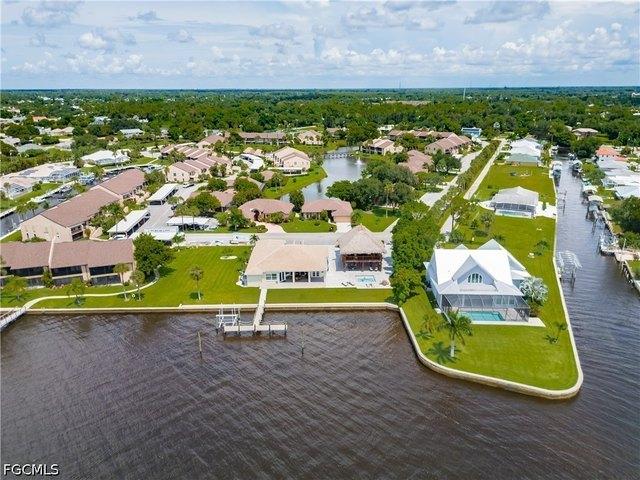 15475 Admiralty Cir, North Fort Myers, FL 33917