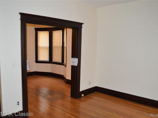 1547 Merrick
