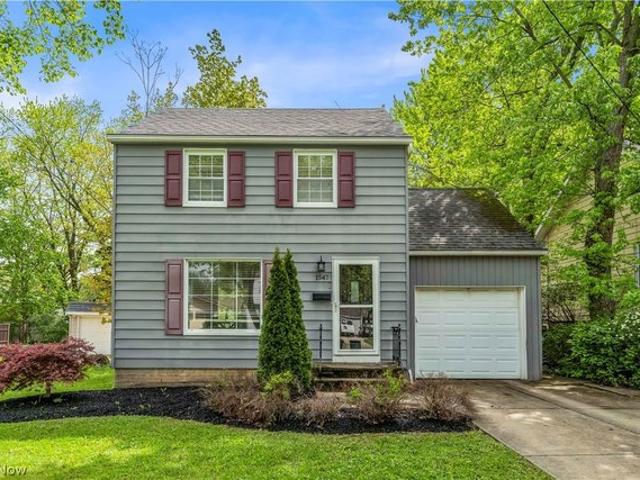 1547 Commodore Rd, Lyndhurst, OH 44124