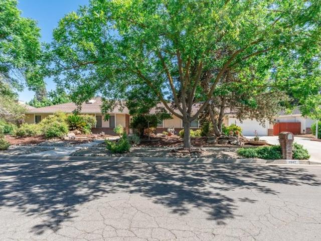 1547 E Fallbrook Ave, Fresno, CA 93720