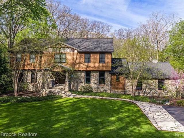 1547 Kensington Rd, Bloomfield Township, MI 48304