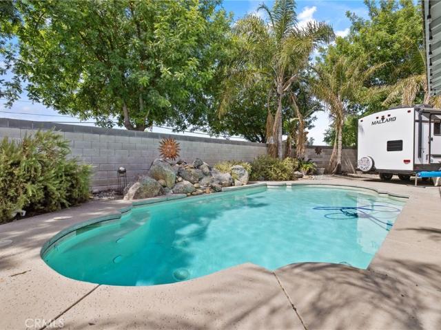 1547 W Claridge Court