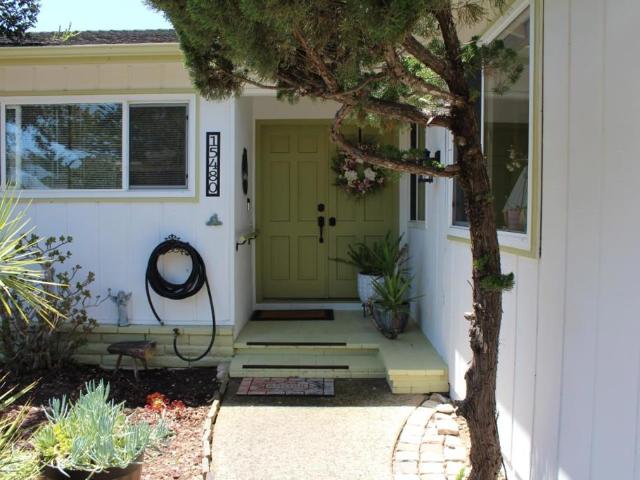 15480 Oak Hills Drive