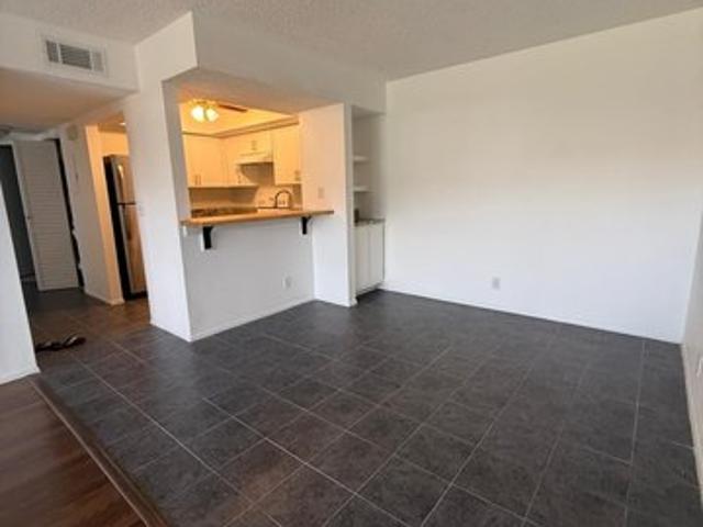 1548 SE Royal Green Cir Apt M103, Port Saint Lucie, FL 34952