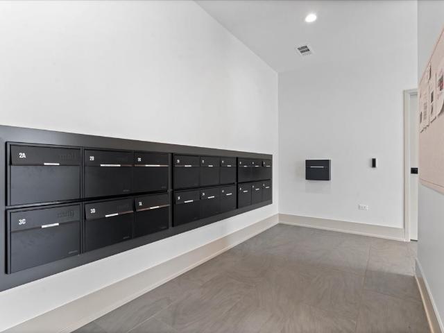 1548 W Ardmore Avenue # 2F