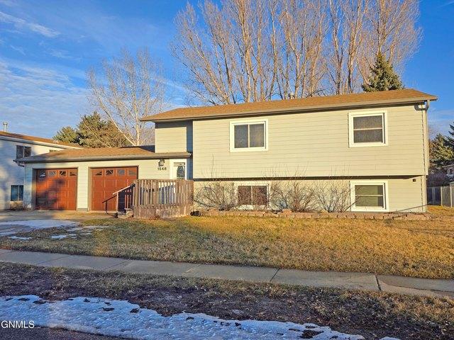 1548 1st Ave E, Dickinson, ND 58601