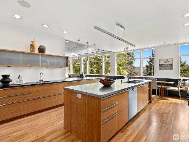 1549 Magnolia Way W, Seattle, WA 98199 | MLS #2504