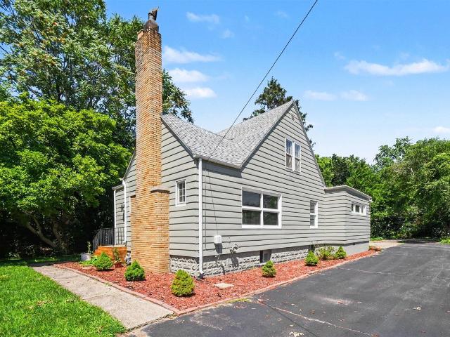 1549 Broadway