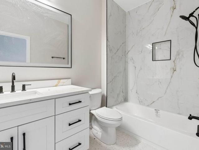 1549 Carswell St, Baltimore, MD 21218