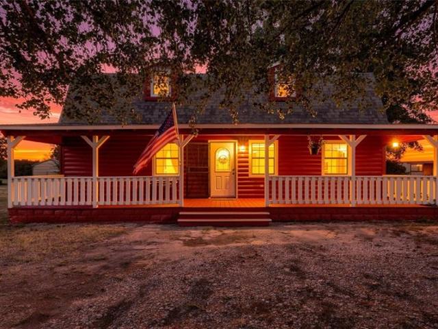 1549 County Road 2130, Telephone, TX 75488