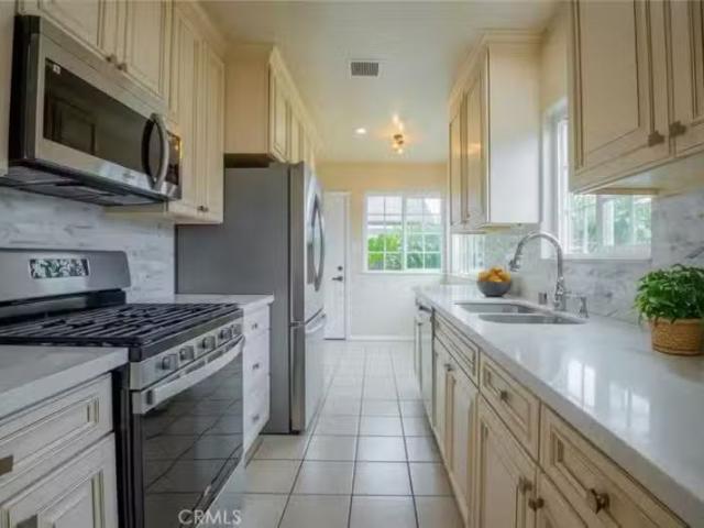 15401 Archwood Street, Van Nuys, CA 91406