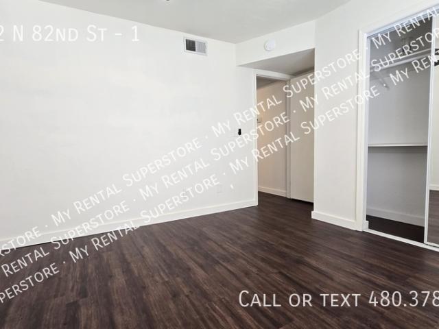 15402 N 82nd St, 2 beds, 2 full baths
