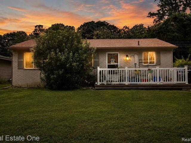 15404 Colbert St, Romulus, MI 48174