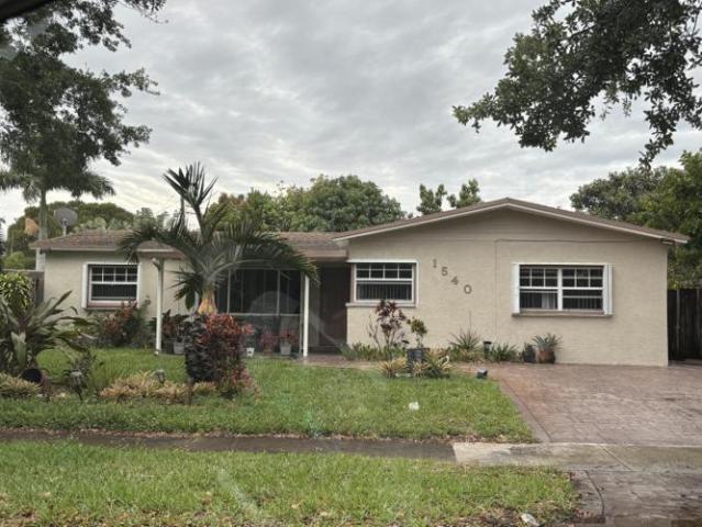 1540 N 73 Way, Hollywood, FL 33024