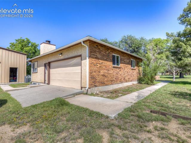 1540 N Ellicott Highway