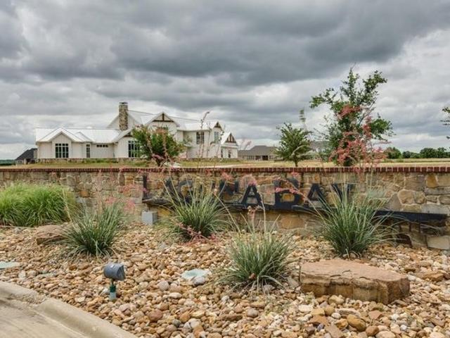 1540 N Laguna Dr N, Pelican Bay, TX 76020