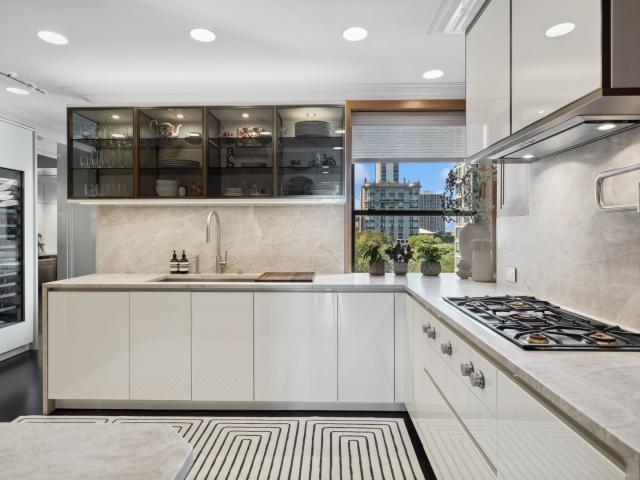1540 N Lake Shore Dr, Unit 8N, Chicago, IL 60610 | MLS #12689