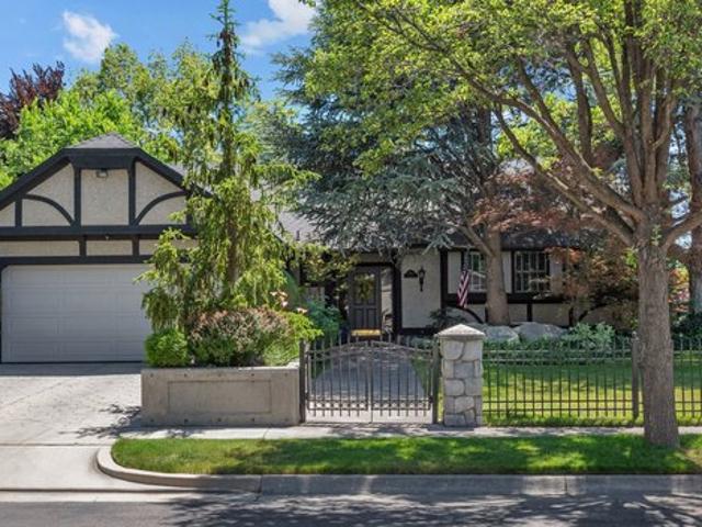 1540 E Stonemoor Cir, Murray, UT 84121