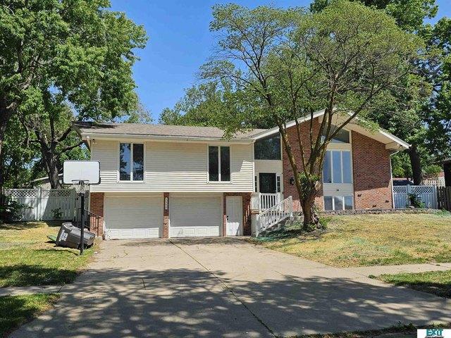 1540 Janssen Dr, Lincoln, NE 68506