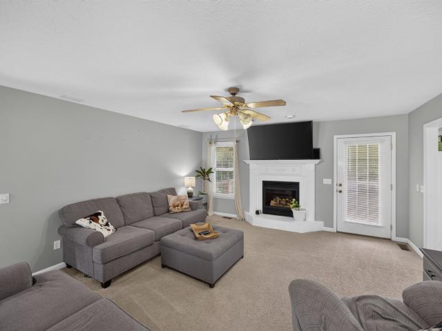1540 Little John Ln