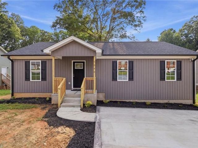 1540 Reynolds Forest Dr, Winston Salem, NC 27107